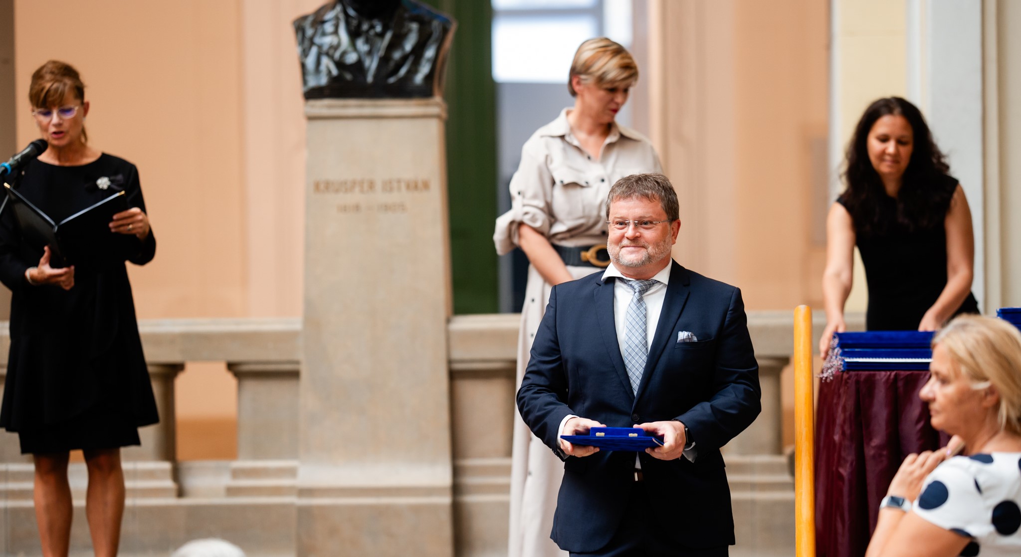 Prestigious awards in veterinary education: Dr. Bence Rácz and Dr ...